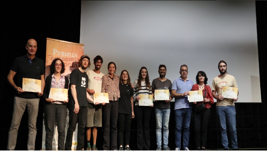 Quatre estudiants de la UAB, guardonats als Premis Economia Social ... Quatre estudiants de la UAB, guardonats als Premis Economia Social ...