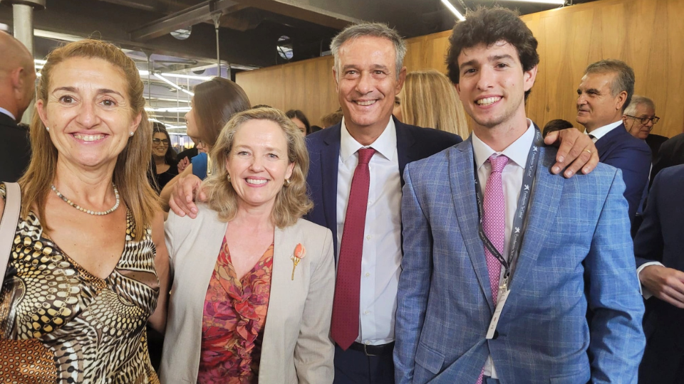 Ignasi Simón, exalumno de la Facultad, es uno de los becados por la ...